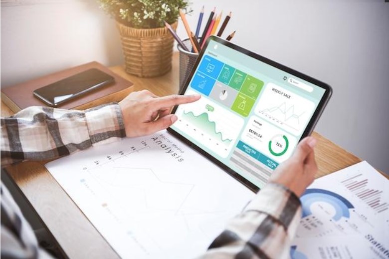 CRM vs Software Inmobiliario: ¿Cuál Elegir? - Blog de Wasi: Estrategias ...